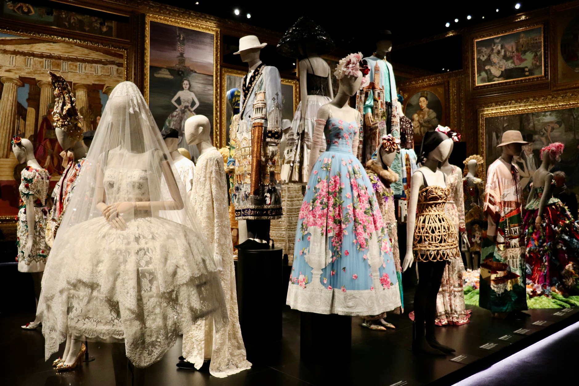 Du Coeur à la Main : Dolce&Gabbana, au Grand Palais – Une Brève ...
